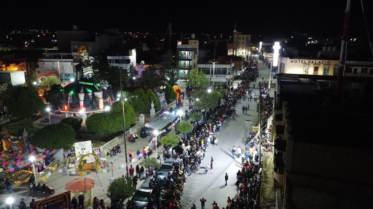 MILES DE RIOGRANDENSES DISFRUTAN DEL COLORIDO Y MUSICAL DESFILE DEL DÍA ...